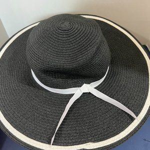 Robin Ruth | Accessories | Robin Ruth Black Straw Hat With White Trim ...